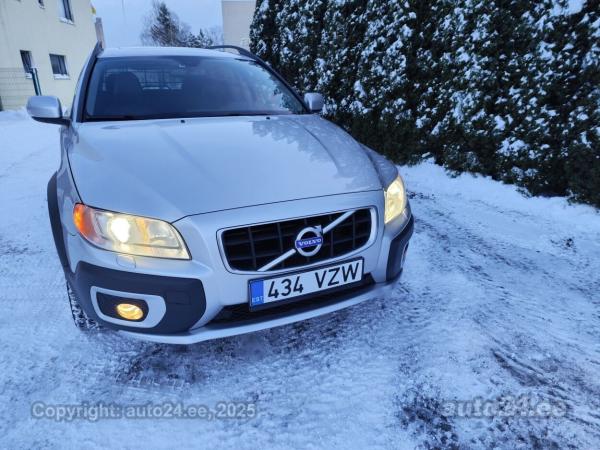 Pelēks Volvo XC70 2009 Paide, ar dzinēja tilpumu 2.40 L un nobraukumu 300 tūkst. km par 7990 €, foto 5 vietnē AUTOMOTO.COM.LV
