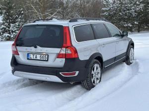 Grey Volvo XC70 2009 in Ukmerge, with an engine capacity of 2.40 L and mileage of 301 thousand km for 4550 €, photo 5 on AUTOMOTO.COM.LV