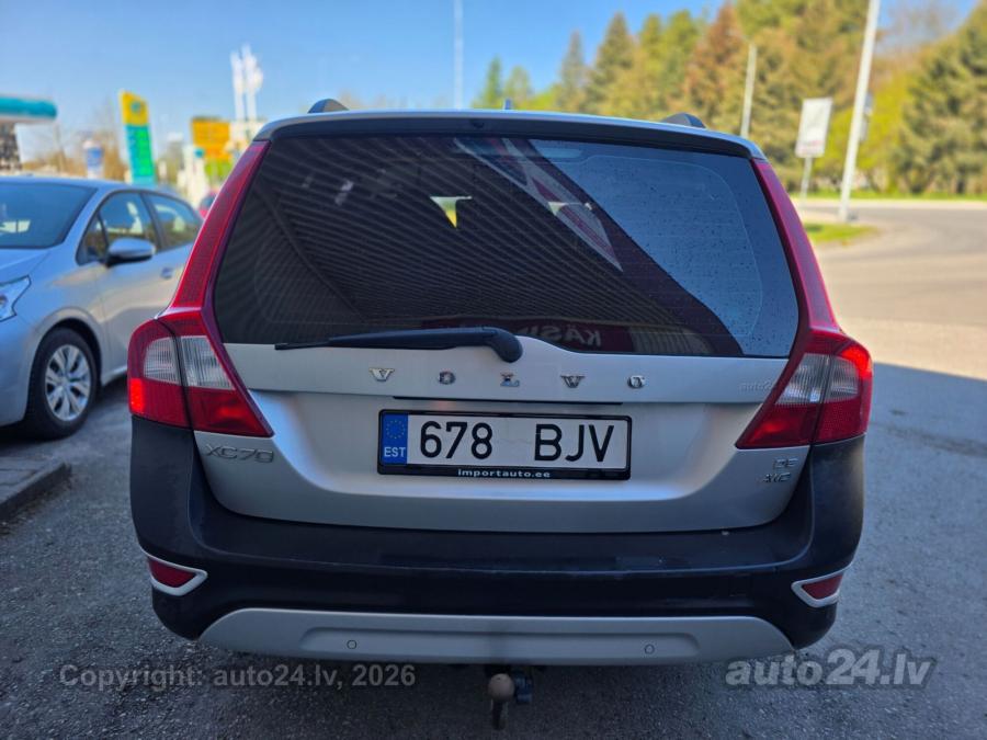 Серый Вольво ХС70 2009 в Тарту, объемом двигателя 2.40 л и пробегом 325 тыс. км за 3750 €, фото 4 на AUTOMOTO.COM.LV