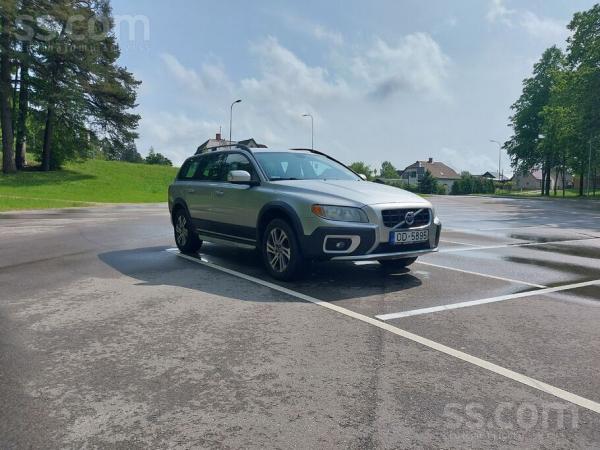 Grey Volvo XC70 2009 in Aluksne, with an engine capacity of 2.40 L and mileage of 0 thousand km for 3900 €, photo 2 on AUTOMOTO.COM.LV