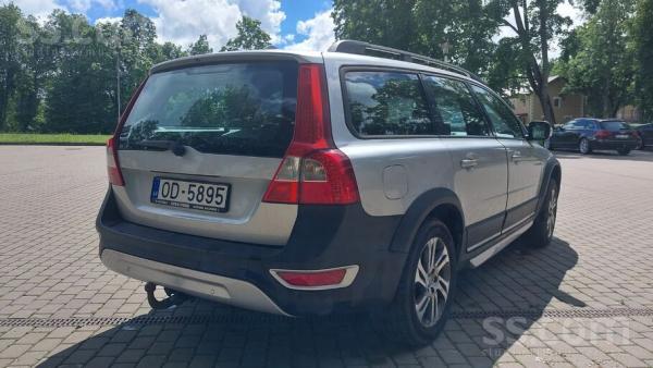 Pelēks Volvo XC70 2009 Alūksne, ar dzinēja tilpumu 2.40 L un nobraukumu 0 tūkst. km par 3900 €, foto 5 vietnē AUTOMOTO.COM.LV