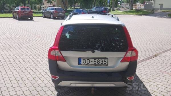 Pelēks Volvo XC70 2009 Alūksne, ar dzinēja tilpumu 2.40 L un nobraukumu 0 tūkst. km par 3900 €, foto 8 vietnē AUTOMOTO.COM.LV