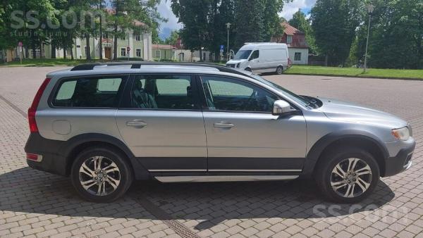 Pelēks Volvo XC70 2009 Alūksne, ar dzinēja tilpumu 2.40 L un nobraukumu 0 tūkst. km par 3900 €, foto 10 vietnē AUTOMOTO.COM.LV