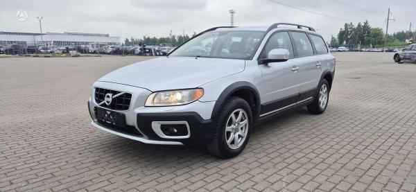 Grey Volvo XC70 2009 in Marijampole, with an engine capacity of 2.40 L and mileage of 275 thousand km for 4450 €, photo 1 on AUTOMOTO.COM.LV