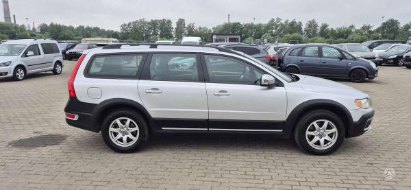 Pelēks Volvo XC70 2009 Marijampole, ar dzinēja tilpumu 2.40 L un nobraukumu 275 tūkst. km par 4450 €, foto 4 vietnē AUTOMOTO.COM.LV