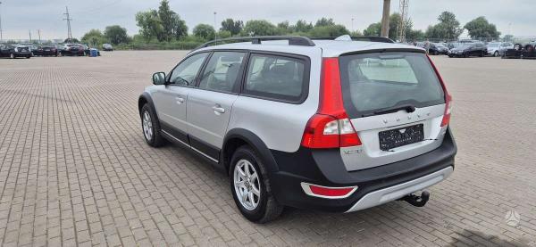 Grey Volvo XC70 2009 in Marijampole, with an engine capacity of 2.40 L and mileage of 275 thousand km for 4450 €, photo 8 on AUTOMOTO.COM.LV