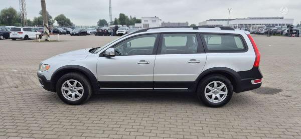 Grey Volvo XC70 2009 in Marijampole, with an engine capacity of 2.40 L and mileage of 275 thousand km for 4450 €, photo 9 on AUTOMOTO.COM.LV