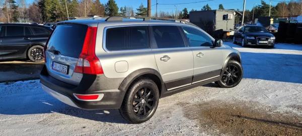 Grey Volvo XC70 2009 in Riga, with an engine capacity of 2.40 L and mileage of 299 thousand km for 5900 €, photo 3 on AUTOMOTO.COM.LV