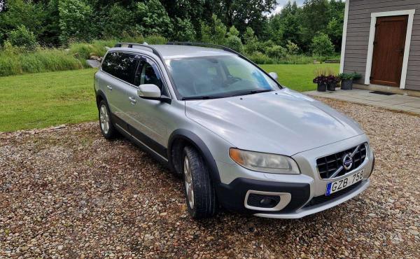 Pelēks Volvo XC70 2009 Viļņa, ar dzinēja tilpumu 2.40 L un nobraukumu 466 tūkst. km par 6000 €, foto 5 vietnē AUTOMOTO.COM.LV
