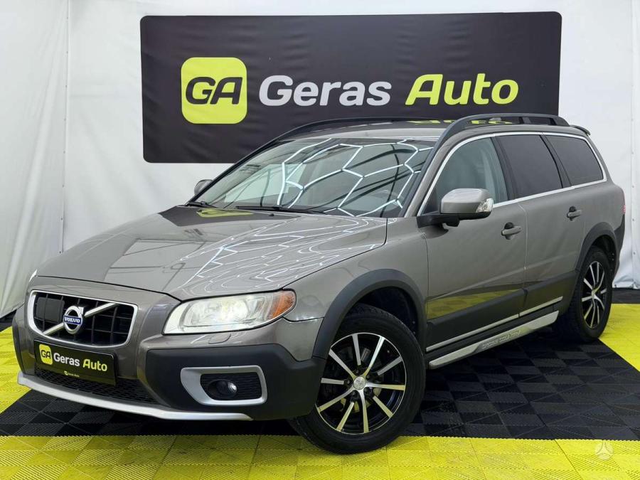 Grey Volvo XC70 2009 in Vilnius, with an engine capacity of 2.40 L and mileage of 296 thousand km for 6890 €, photo 1 on AUTOMOTO.COM.LV