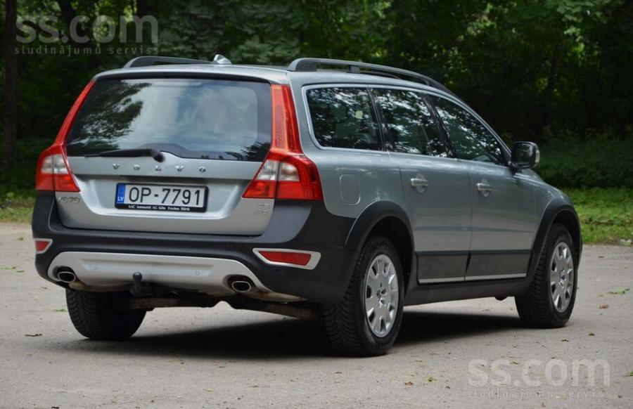 Pelēks Volvo XC70 2009 Rīga, ar dzinēja tilpumu 2.40 L un nobraukumu 279 tūkst. km par 7790 €, foto 10 vietnē AUTOMOTO.COM.LV