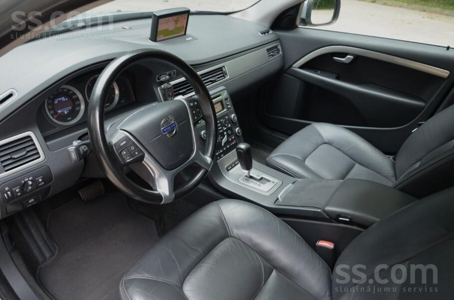 Pelēks Volvo XC70 2009 Rīga, ar dzinēja tilpumu 2.40 L un nobraukumu 279 tūkst. km par 7790 €, foto 16 vietnē AUTOMOTO.COM.LV