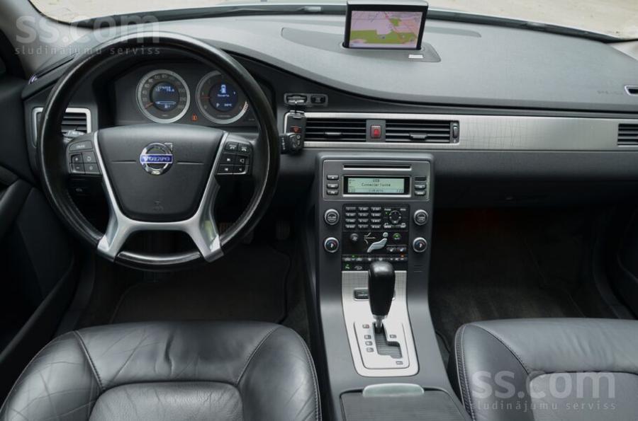 Pelēks Volvo XC70 2009 Rīga, ar dzinēja tilpumu 2.40 L un nobraukumu 279 tūkst. km par 7790 €, foto 17 vietnē AUTOMOTO.COM.LV