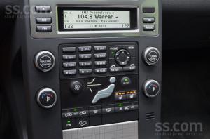Pelēks Volvo XC70 2009 Rīga, ar dzinēja tilpumu 2.40 L un nobraukumu 279 tūkst. km par 7790 €, foto 18 vietnē AUTOMOTO.COM.LV