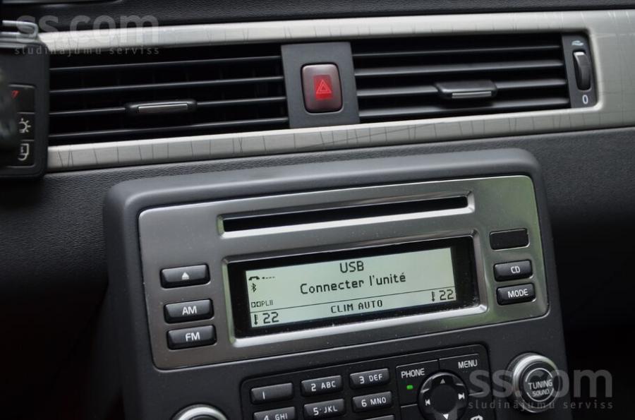 Pelēks Volvo XC70 2009 Rīga, ar dzinēja tilpumu 2.40 L un nobraukumu 279 tūkst. km par 7790 €, foto 20 vietnē AUTOMOTO.COM.LV