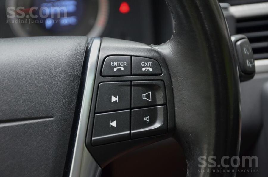 Pelēks Volvo XC70 2009 Rīga, ar dzinēja tilpumu 2.40 L un nobraukumu 279 tūkst. km par 7790 €, foto 23 vietnē AUTOMOTO.COM.LV
