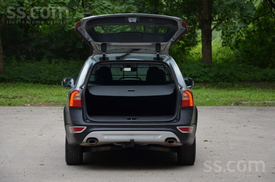 Pelēks Volvo XC70 2009 Rīga, ar dzinēja tilpumu 2.40 L un nobraukumu 279 tūkst. km par 7790 €, foto 29 vietnē AUTOMOTO.COM.LV