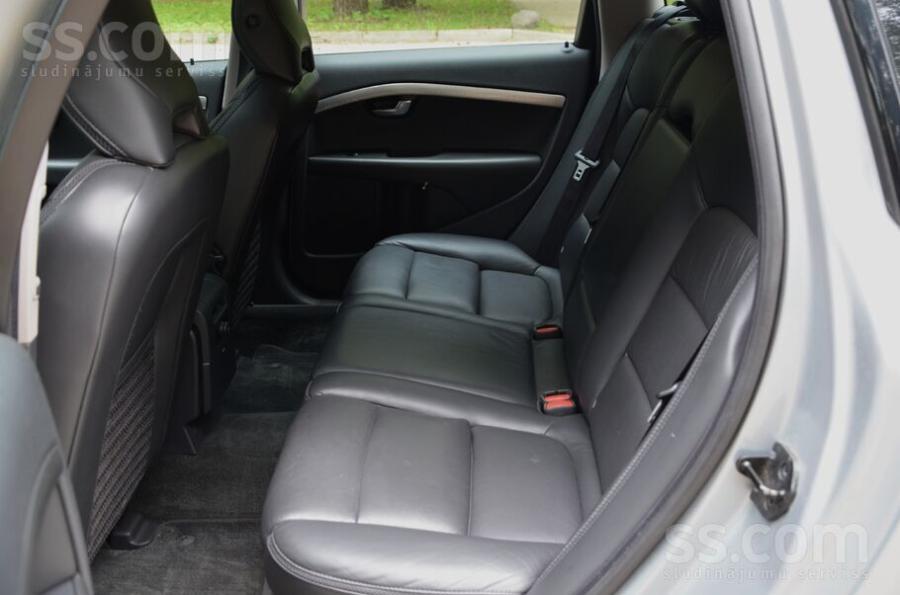 Pelēks Volvo XC70 2009 Rīga, ar dzinēja tilpumu 2.40 L un nobraukumu 279 tūkst. km par 7790 €, foto 32 vietnē AUTOMOTO.COM.LV