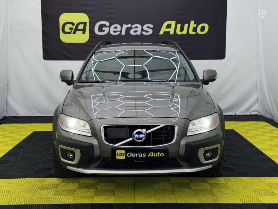 Grey Volvo XC70 2009 in Vilnius, with an engine capacity of 2.40 L and mileage of 296 thousand km for 6890 €, photo 8 on AUTOMOTO.COM.LV