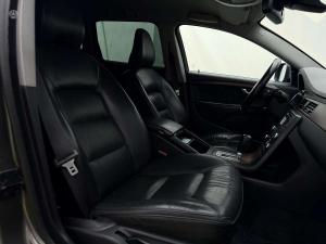 Grey Volvo XC70 2009 in Vilnius, with an engine capacity of 2.40 L and mileage of 296 thousand km for 6890 €, photo 16 on AUTOMOTO.COM.LV