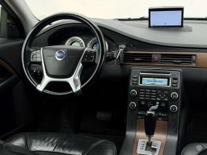 Grey Volvo XC70 2009 in Vilnius, with an engine capacity of 2.40 L and mileage of 296 thousand km for 6890 €, photo 19 on AUTOMOTO.COM.LV