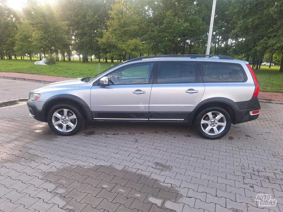Grey Volvo XC70 2009 in Kedainiai, with an engine capacity of 2.40 L and mileage of 293 thousand km for 4200 €, photo 4 on AUTOMOTO.COM.LV