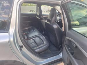 Grey Volvo XC70 2009 in Kedainiai, with an engine capacity of 2.40 L and mileage of 293 thousand km for 4200 €, photo 14 on AUTOMOTO.COM.LV