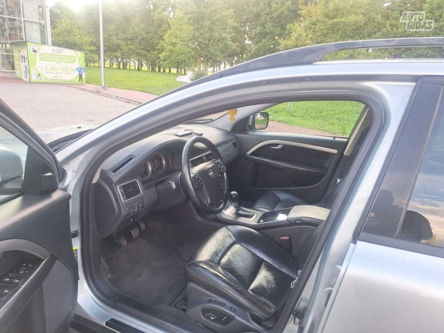 Grey Volvo XC70 2009 in Kedainiai, with an engine capacity of 2.40 L and mileage of 293 thousand km for 4200 €, photo 16 on AUTOMOTO.COM.LV