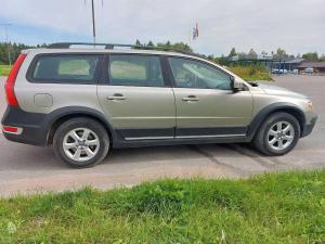 Pelēks Volvo XC70 2009 Ignalina, ar dzinēja tilpumu 2.40 L un nobraukumu 261 tūkst. km par 6490 €, foto  vietnē AUTOMOTO.COM.LV