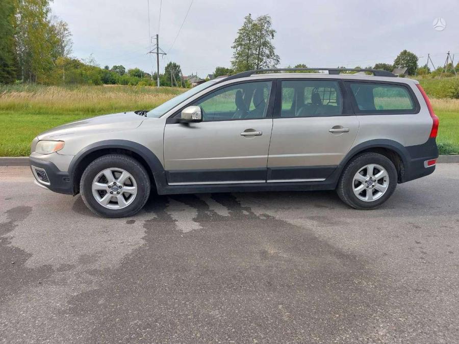 Pelēks Volvo XC70 2009 Ignalina, ar dzinēja tilpumu 2.40 L un nobraukumu 261 tūkst. km par 6490 €, foto 4 vietnē AUTOMOTO.COM.LV