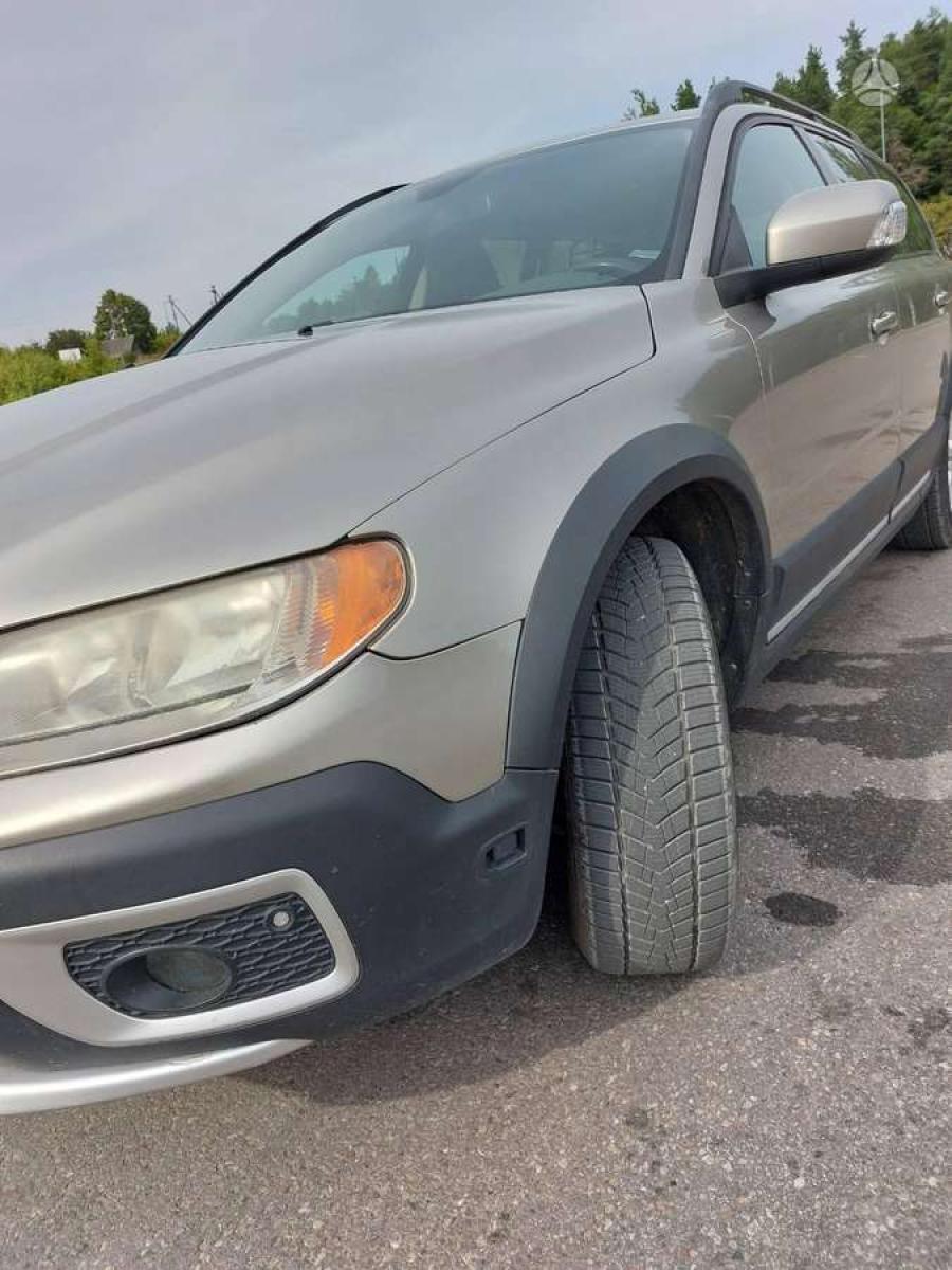 Pelēks Volvo XC70 2009 Ignalina, ar dzinēja tilpumu 2.40 L un nobraukumu 261 tūkst. km par 6490 €, foto 6 vietnē AUTOMOTO.COM.LV