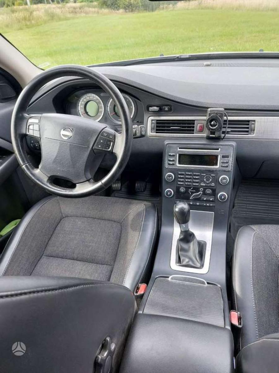 Pelēks Volvo XC70 2009 Ignalina, ar dzinēja tilpumu 2.40 L un nobraukumu 261 tūkst. km par 6490 €, foto 17 vietnē AUTOMOTO.COM.LV