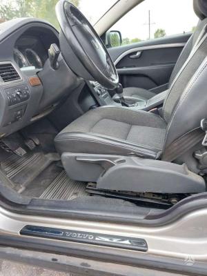 Pelēks Volvo XC70 2009 Ignalina, ar dzinēja tilpumu 2.40 L un nobraukumu 261 tūkst. km par 6490 €, foto 20 vietnē AUTOMOTO.COM.LV
