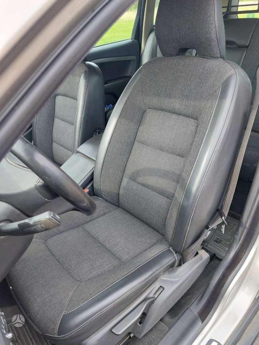 Pelēks Volvo XC70 2009 Ignalina, ar dzinēja tilpumu 2.40 L un nobraukumu 261 tūkst. km par 6490 €, foto 21 vietnē AUTOMOTO.COM.LV