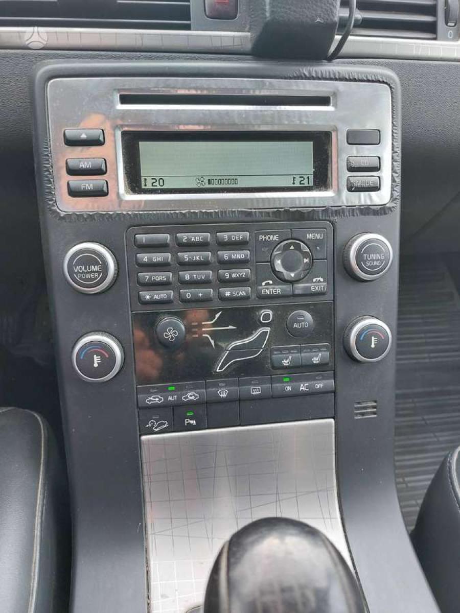 Pelēks Volvo XC70 2009 Ignalina, ar dzinēja tilpumu 2.40 L un nobraukumu 261 tūkst. km par 6490 €, foto 25 vietnē AUTOMOTO.COM.LV