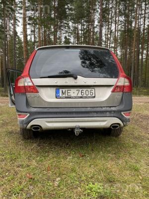Grey Volvo XC70 2009 in Kraslava, with an engine capacity of 2.40 L and mileage of 360 thousand km for 5500 €, photo 3 on AUTOMOTO.COM.LV