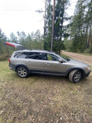 Grey Volvo XC70 2009 in Kraslava, with an engine capacity of 2.40 L and mileage of 360 thousand km for 5500 €, photo 6 on AUTOMOTO.COM.LV