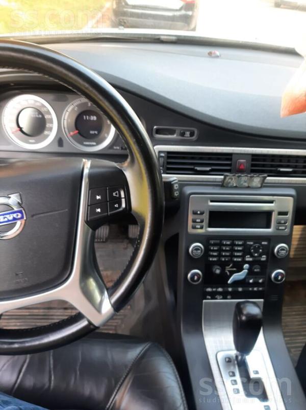 Grey Volvo XC70 2009 in Bauska, with an engine capacity of 2.40 L and mileage of 290 thousand km for 4200 €, photo 10 on AUTOMOTO.COM.LV