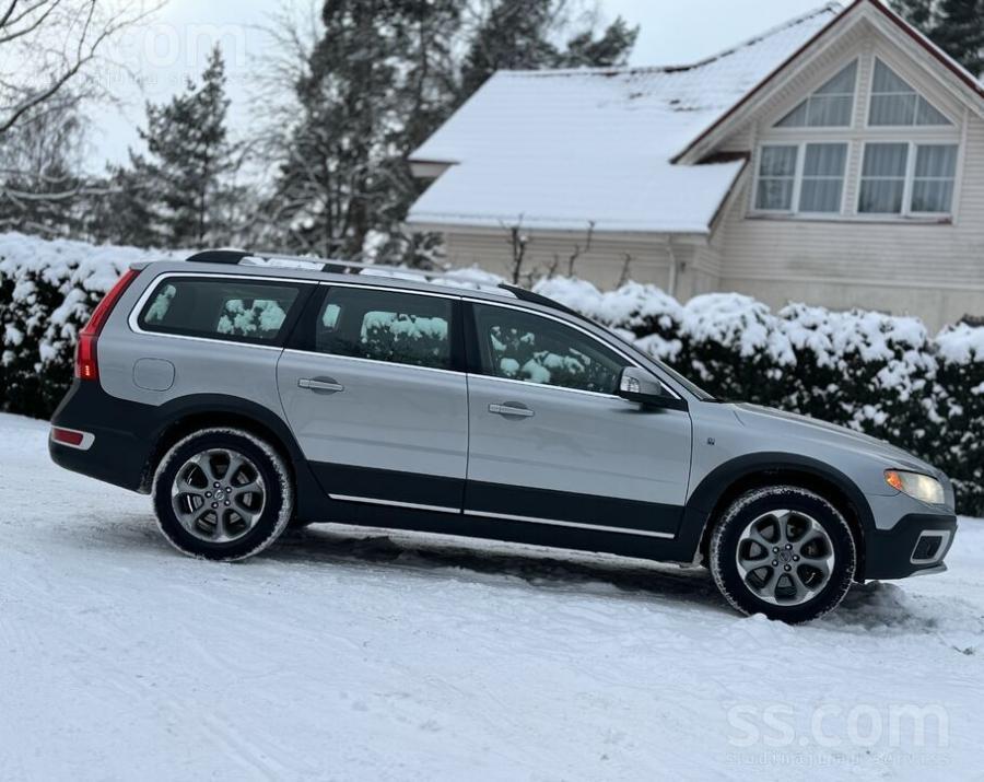 Grey Volvo XC70 2010 in Jurmala, with an engine capacity of 2.40 L and mileage of 0 thousand km for 6990 €, photo 6 on AUTOMOTO.COM.LV