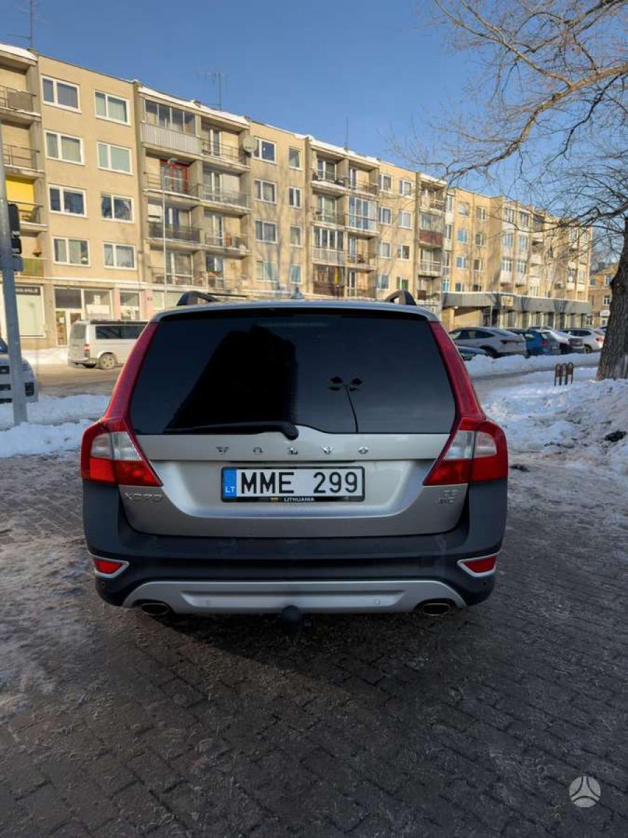 Pelēks Volvo XC70 2010 Viļņa, ar dzinēja tilpumu 2.40 L un nobraukumu 286 tūkst. km par 9500 €, foto 3 vietnē AUTOMOTO.COM.LV
