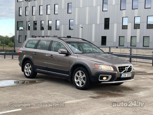 Grey Volvo XC70 2010 in Tartu, with an engine capacity of 2.40 L and mileage of 295 thousand km for 6000 €, photo 2 on AUTOMOTO.COM.LV