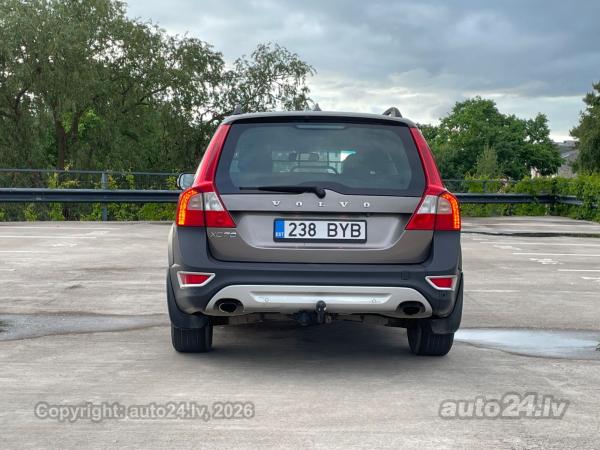 Grey Volvo XC70 2010 in Tartu, with an engine capacity of 2.40 L and mileage of 295 thousand km for 6000 €, photo 5 on AUTOMOTO.COM.LV