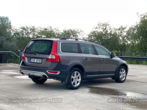 Grey Volvo XC70 2010 in Tartu, with an engine capacity of 2.40 L and mileage of 295 thousand km for 6000 €, photo 7 on AUTOMOTO.COM.LV