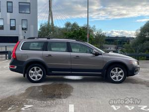 Grey Volvo XC70 2010 in Tartu, with an engine capacity of 2.40 L and mileage of 295 thousand km for 6000 €, photo 9 on AUTOMOTO.COM.LV