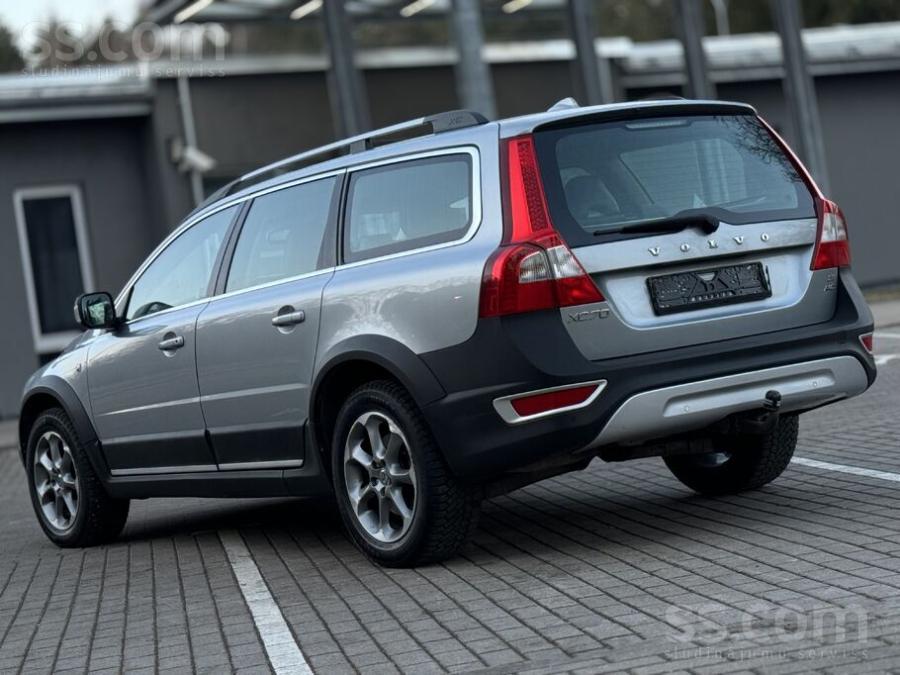 Grey Volvo XC70 2010 in Jurmala, with an engine capacity of 2.40 L and mileage of 0 thousand km for 6450 €, photo 5 on AUTOMOTO.COM.LV
