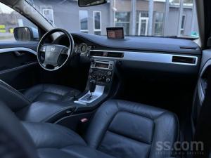 Grey Volvo XC70 2010 in Jurmala, with an engine capacity of 2.40 L and mileage of 0 thousand km for 6450 €, photo 6 on AUTOMOTO.COM.LV