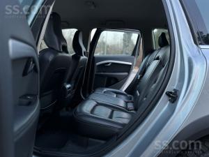 Grey Volvo XC70 2010 in Jurmala, with an engine capacity of 2.40 L and mileage of 0 thousand km for 6450 €, photo 8 on AUTOMOTO.COM.LV