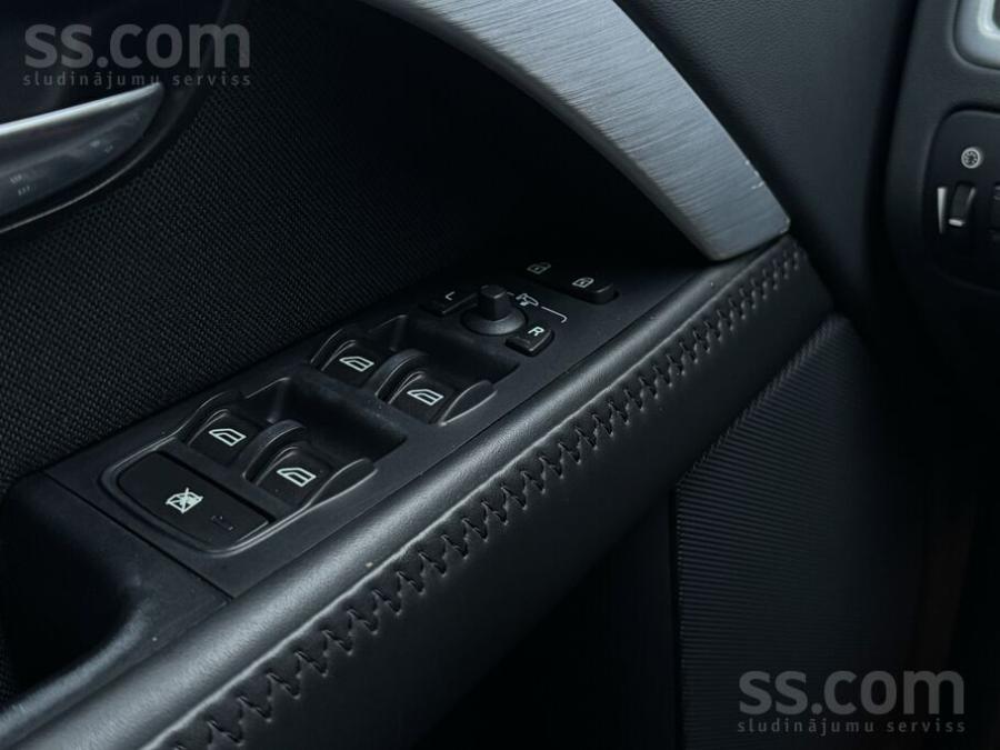 Grey Volvo XC70 2010 in Jurmala, with an engine capacity of 2.40 L and mileage of 0 thousand km for 6450 €, photo 18 on AUTOMOTO.COM.LV