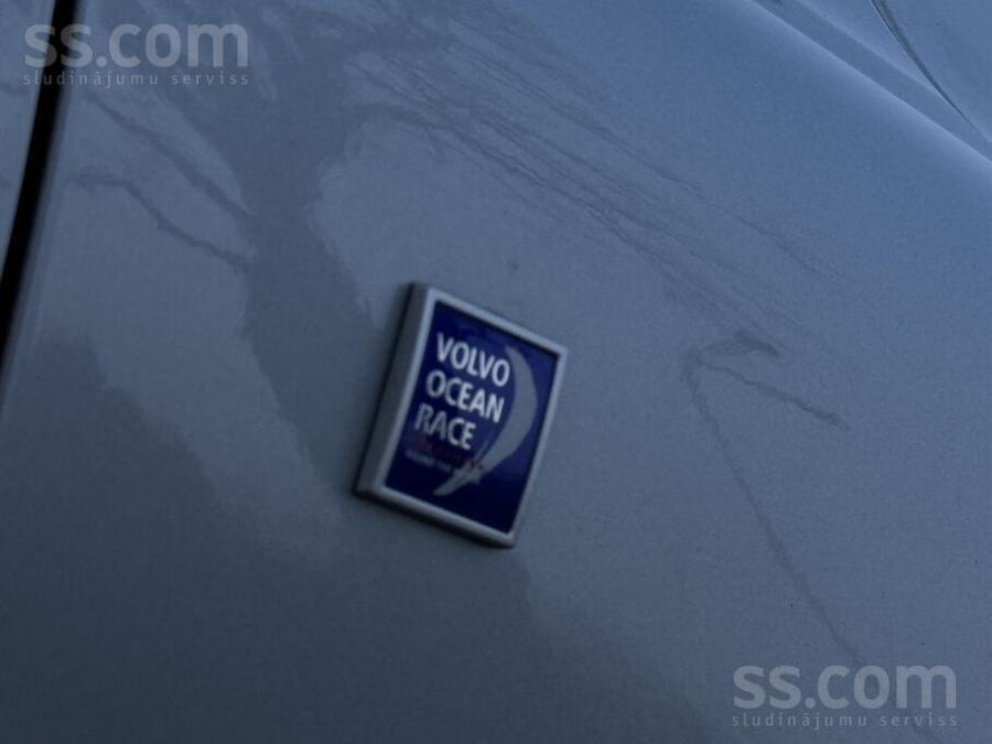 Grey Volvo XC70 2010 in Jurmala, with an engine capacity of 2.40 L and mileage of 0 thousand km for 6450 €, photo 23 on AUTOMOTO.COM.LV