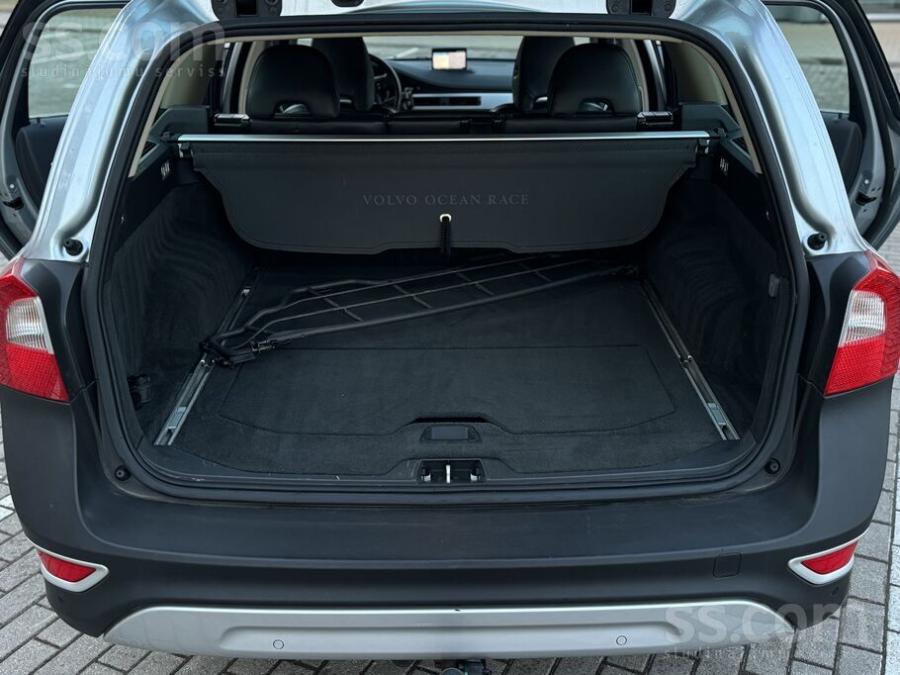 Grey Volvo XC70 2010 in Jurmala, with an engine capacity of 2.40 L and mileage of 0 thousand km for 6450 €, photo 28 on AUTOMOTO.COM.LV